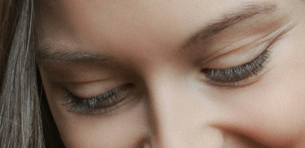 O que causa manchas no dente? Descubra os 7 alimentos que mancham os dentes O que causa manchas no dente? Descubra os 7 alimentos que mancham os dentes